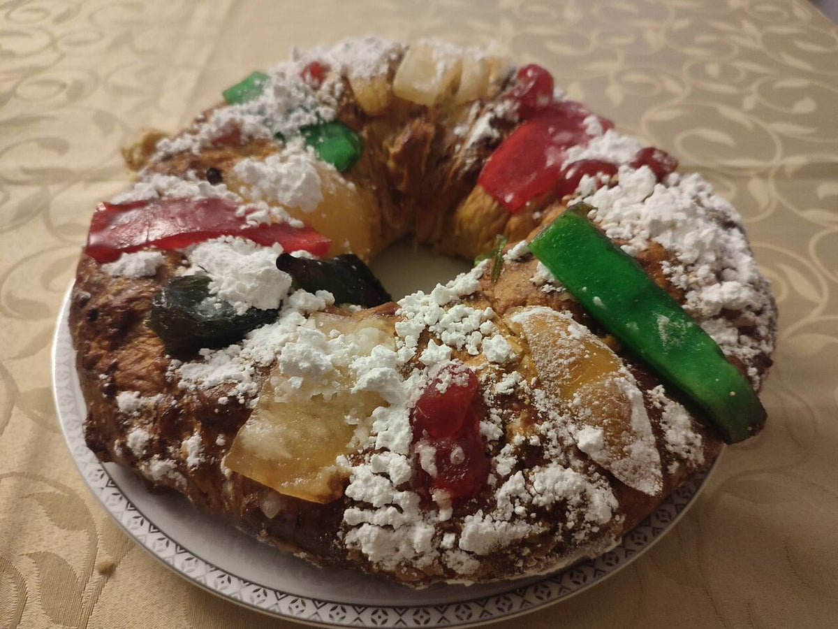 Portuguese Bolo Rei (King's Cake): The Delicious Christmas Tradition i ...
